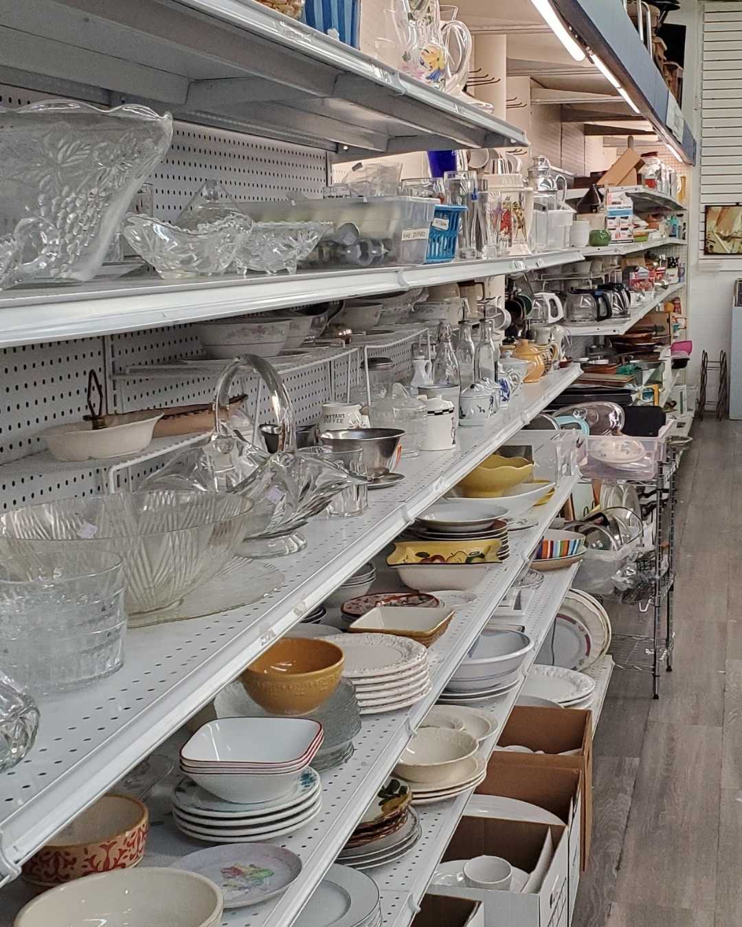 How to Score Finding the Best Deals at a Thrift Store · Linen & Wildflowers