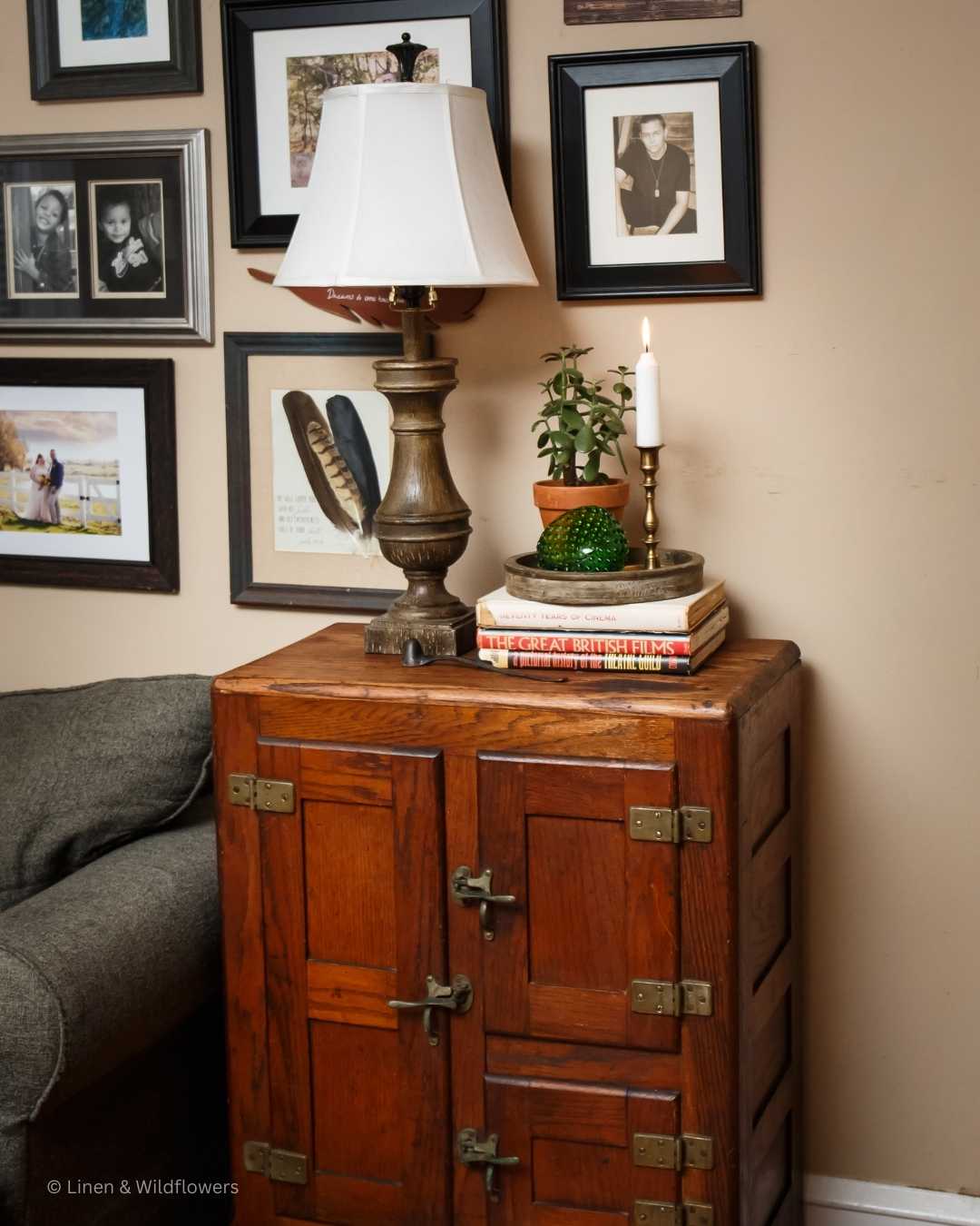 How to Create a Table Vignette Beautifully · Linen & Wildflowers