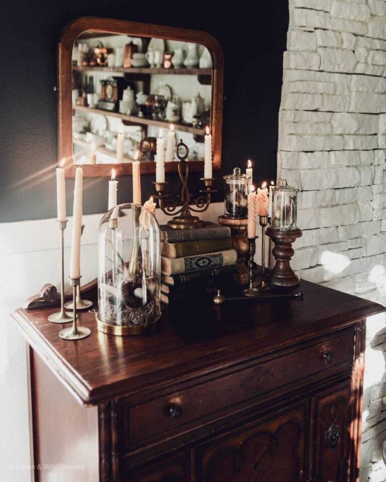 How to Create a Table Vignette Beautifully · Linen & Wildflowers
